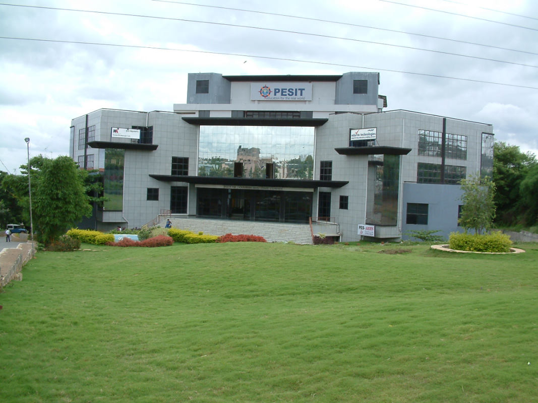 PESIT : Gayathri and Namith Architects