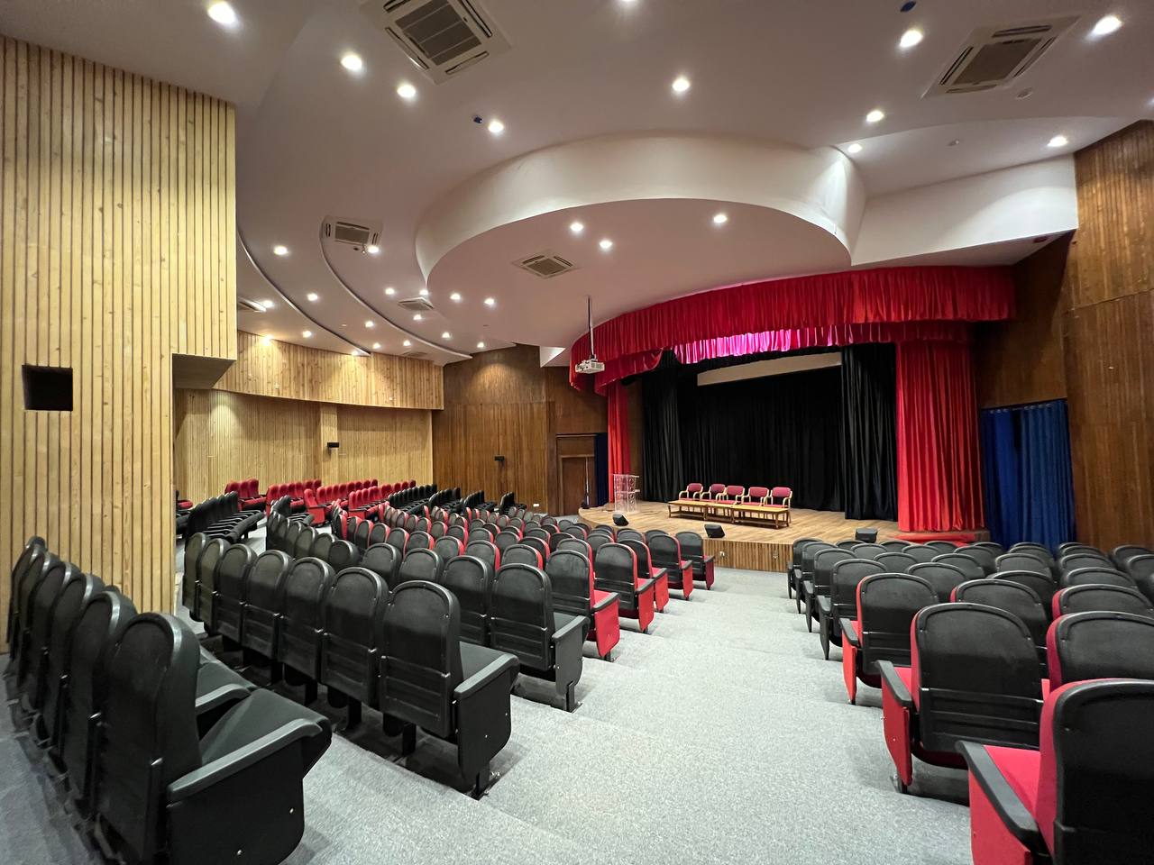 Yavanika Auditorium : Gayathri and Namith Architects