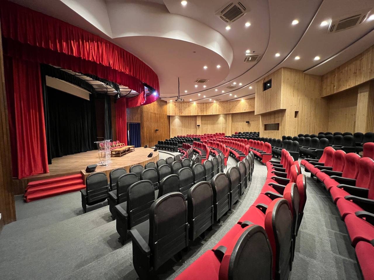 Yavanika Auditorium : Gayathri and Namith Architects