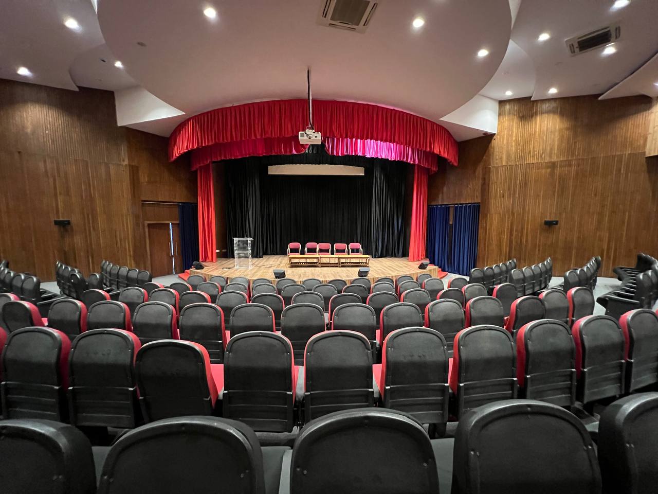 Yavanika Auditorium : Gayathri and Namith Architects